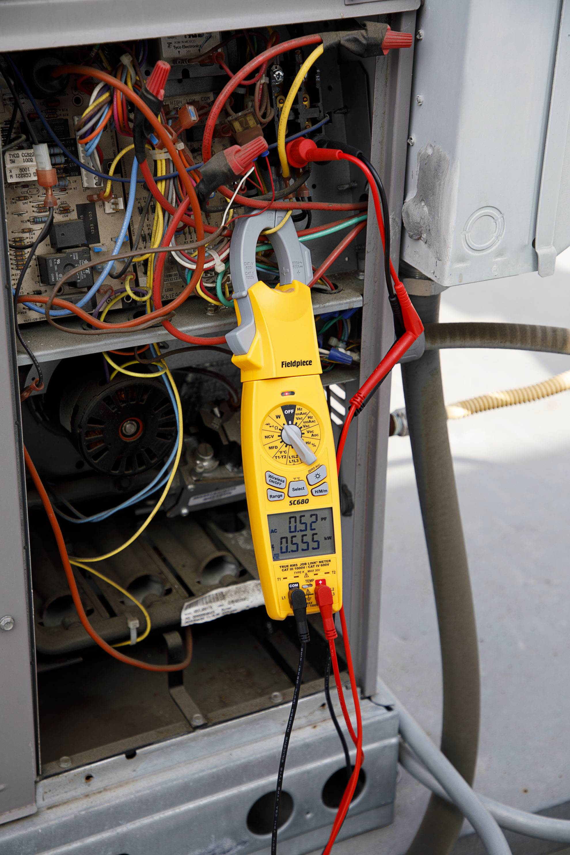 Fieldpiece Instruments Introduces Two New Wireless Clamp Meters